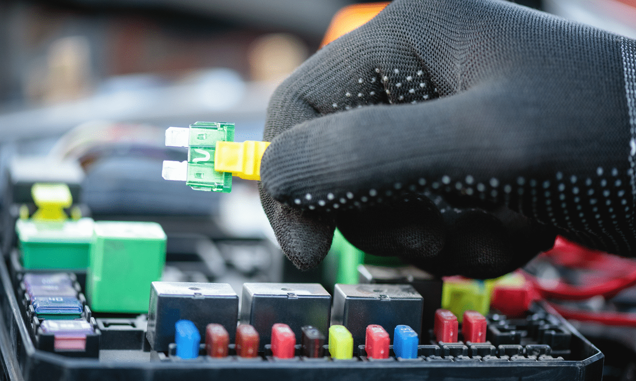 Complete guide to car fuses: What is worth knowing? | Transfer ...