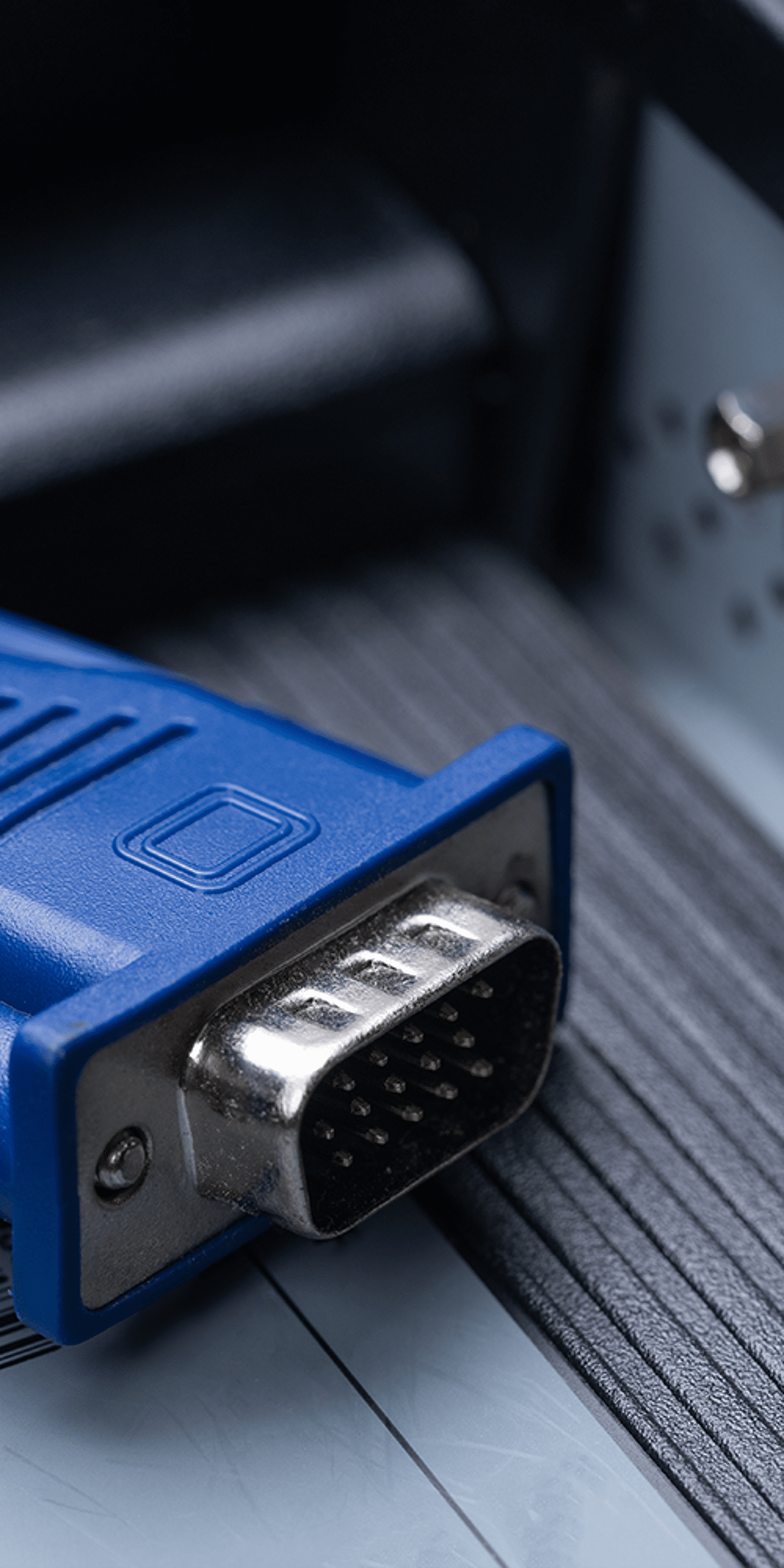 Is the VGA cable becoming obsolete? Overview of applications and ...