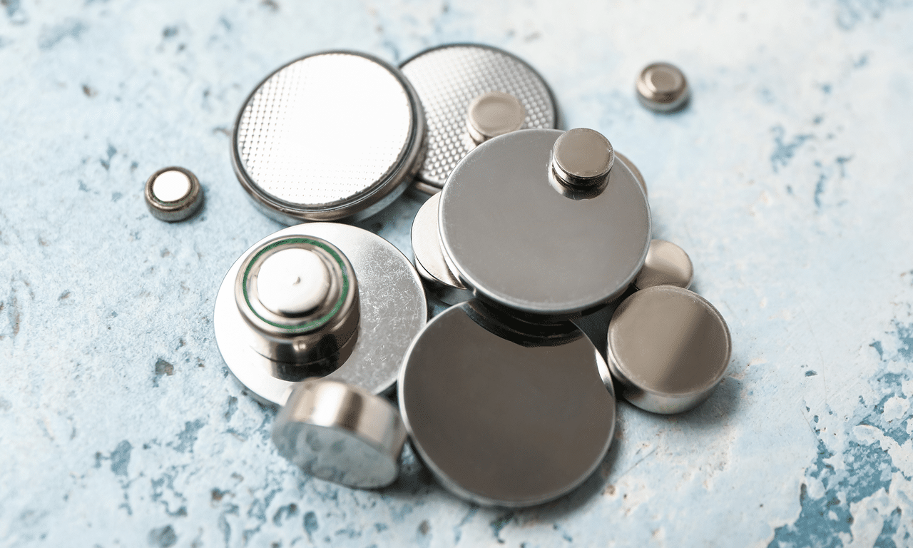 Miniature energy sources – everything about button batteries | Transfer ...